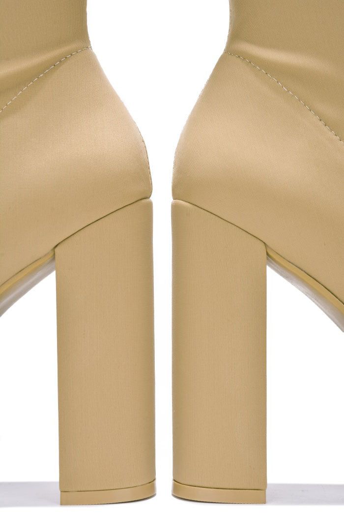 CAPE ROBBIN CHESTA - CHESTA-NUDE-X-NUDE - Shiekh