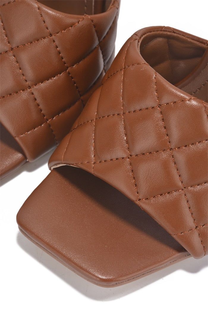 CAPE ROBBIN STITCH - STITCH-TAN-X-TAN - Shiekh