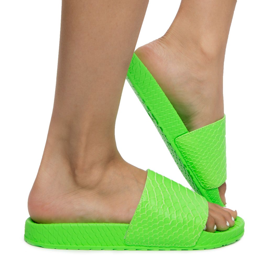 CAPE ROBBIN SUPER SNAKE FLAT SANDAL SUPER SNAKE-GRN - Shiekh