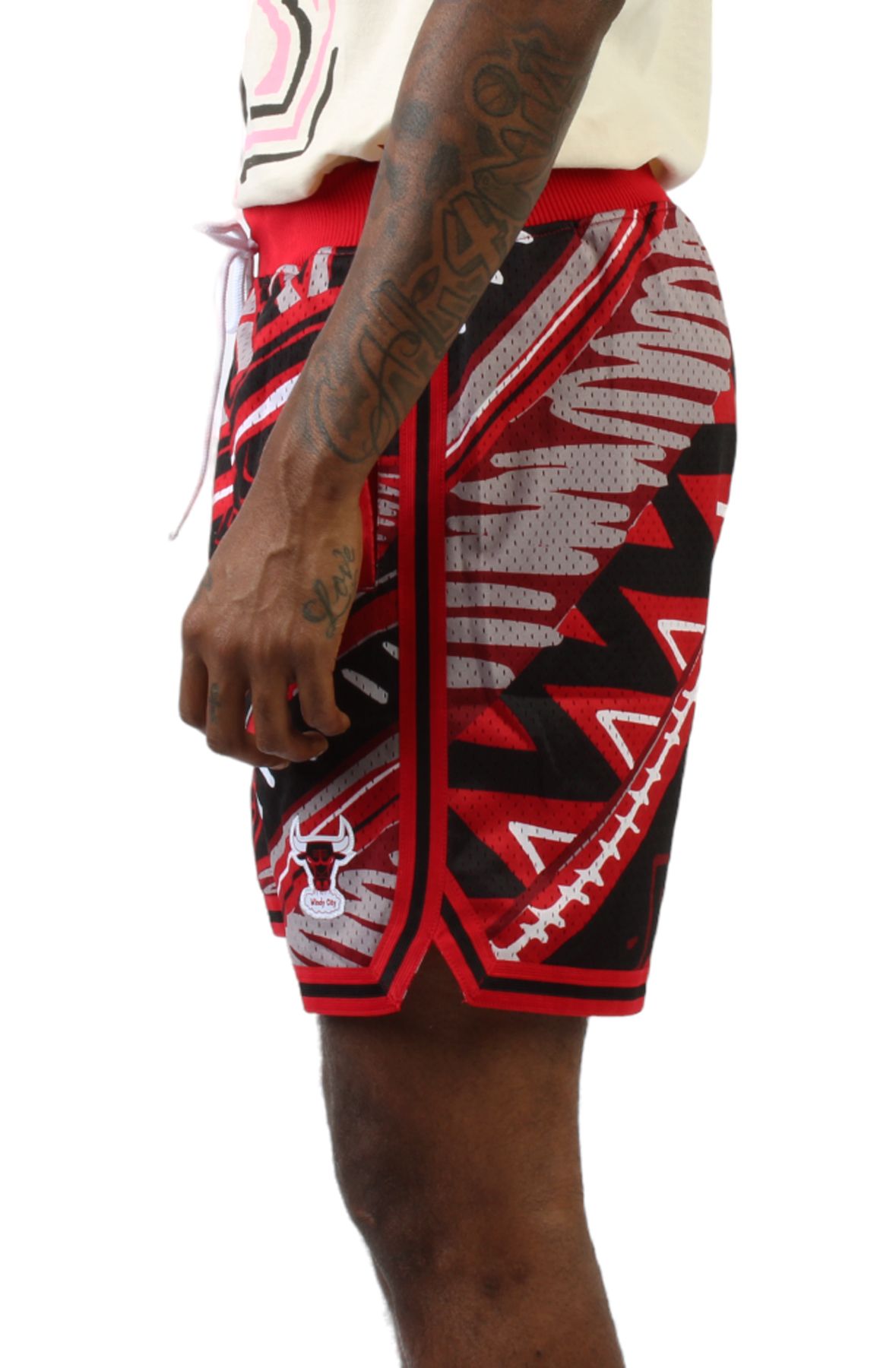 MITCHELL AND NESS Chicago Bulls Game Day Pattern Short PSHR5599 ...