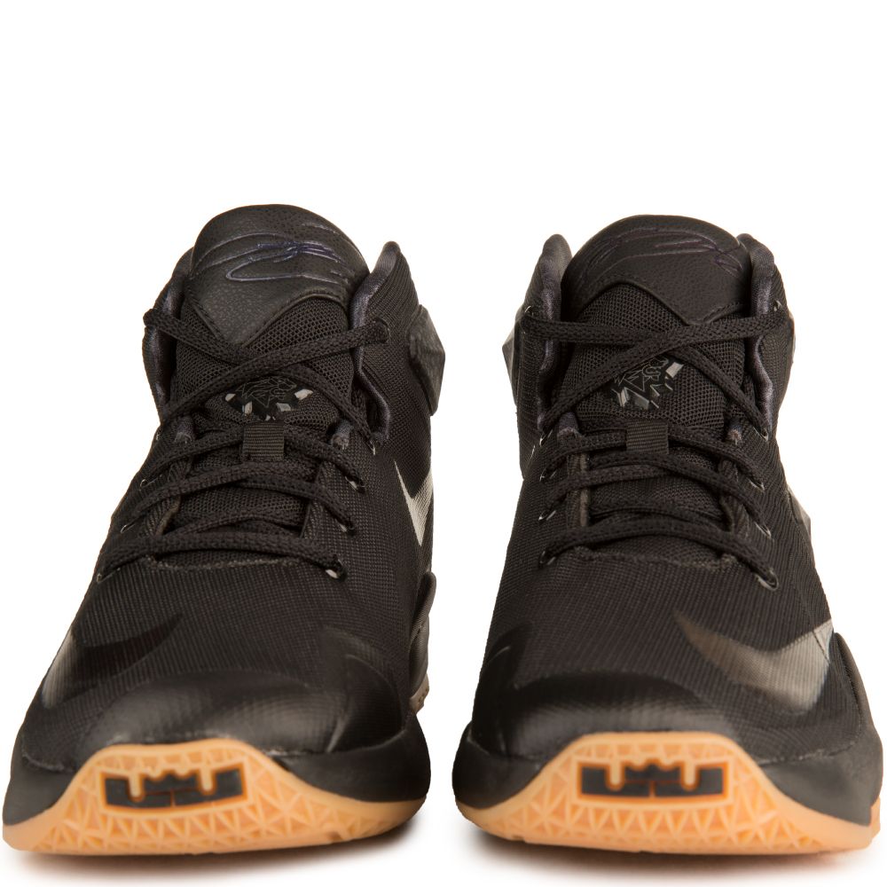 NIKE LEBRON XIII (GS) 808709 001 - Shiekh