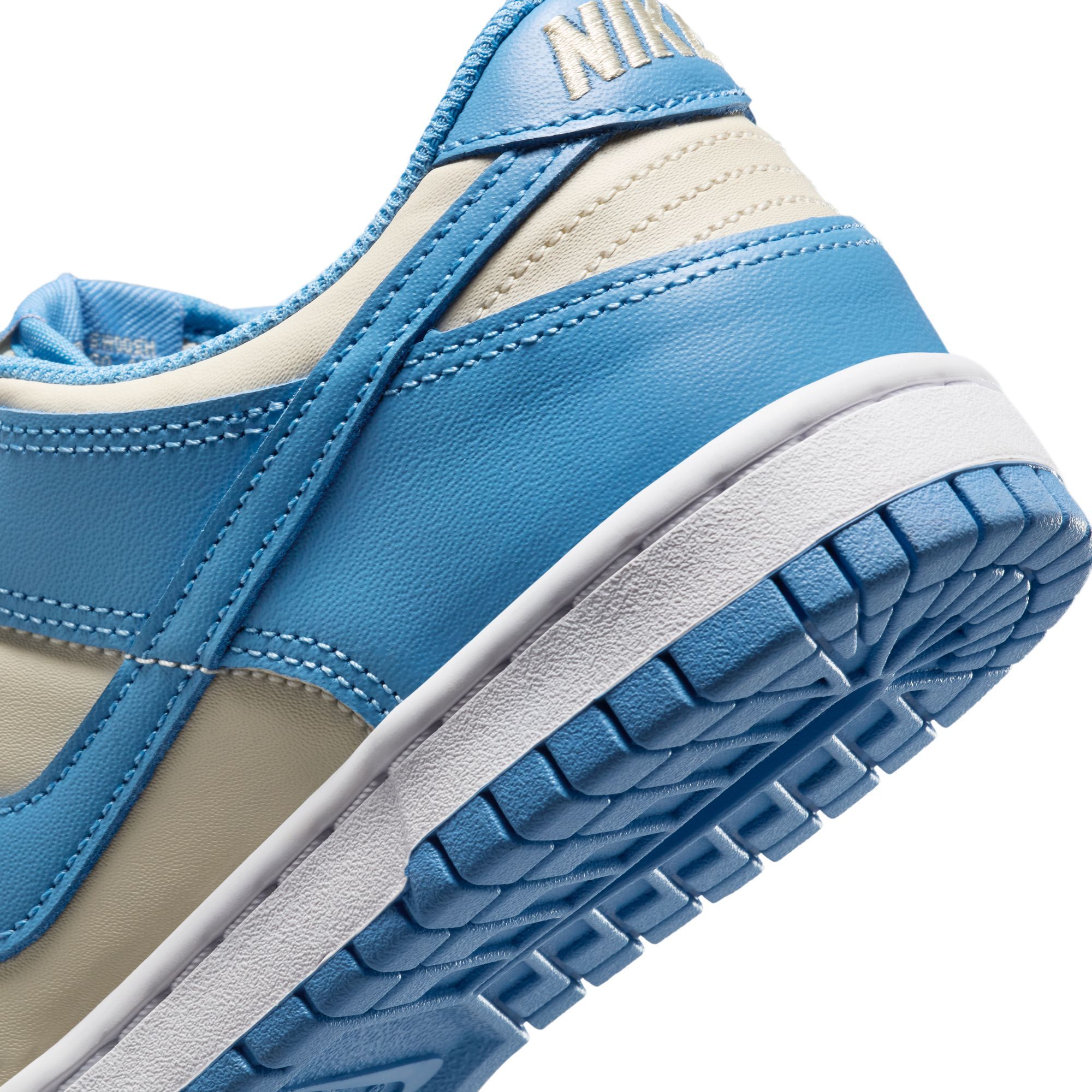 NIKE Grade-School Dunk Low FB9109 400 - Shiekh