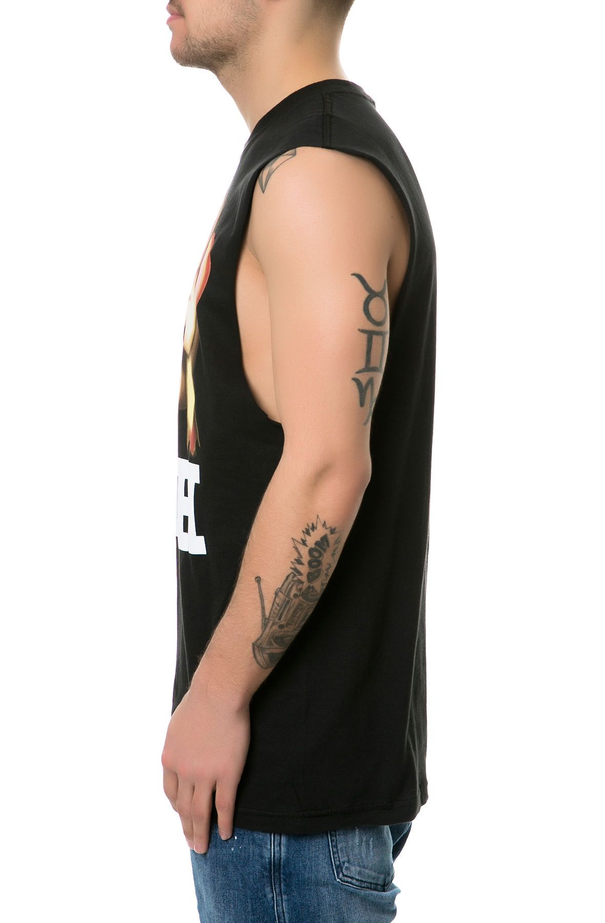 REASON The SMH Emoji Muscle Tee in RBS15MT013-BLK - Shiekh
