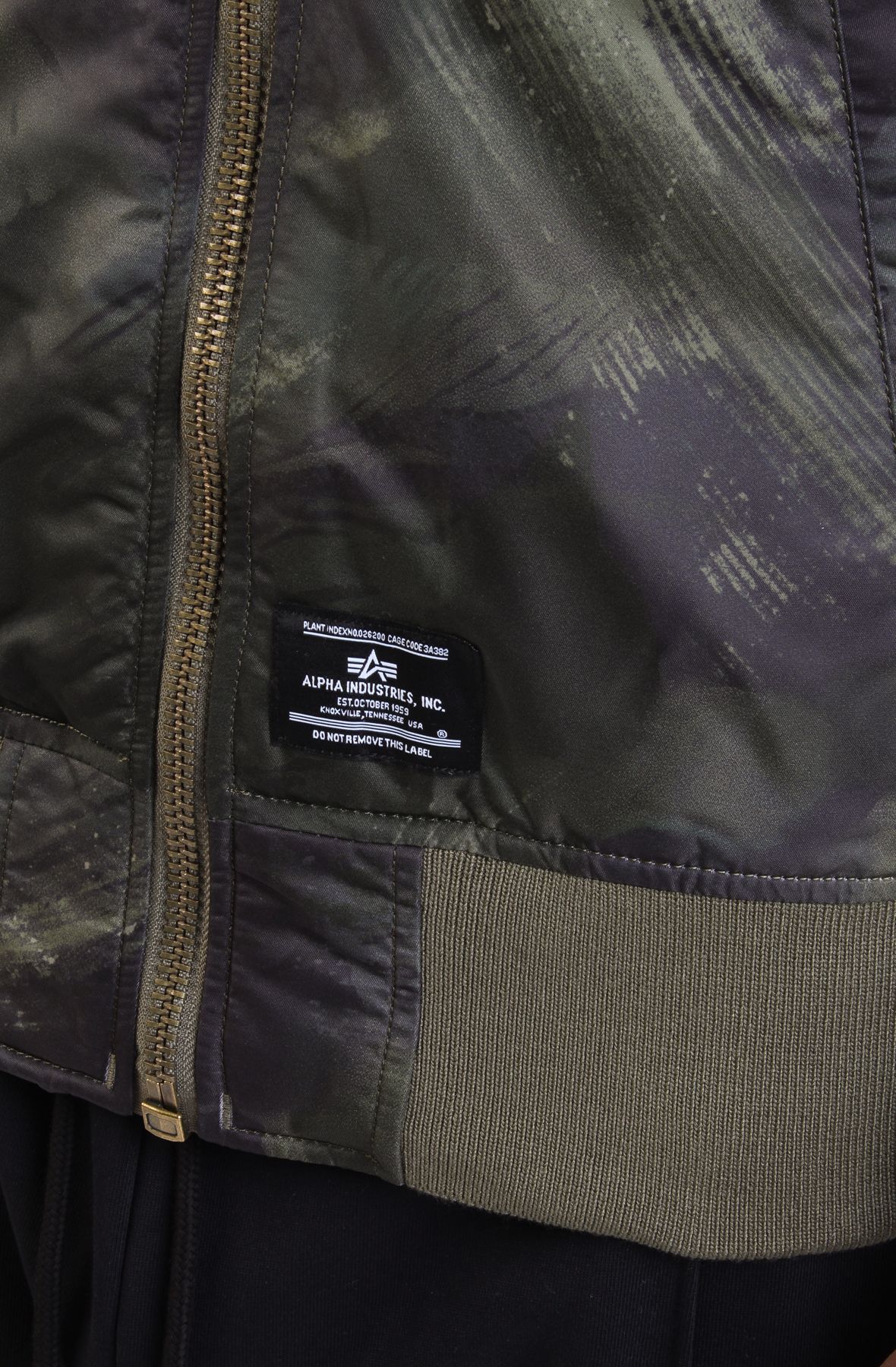 ALPHA MA-1 Mod Bomber Jacket MJM53504C1-OLV - Shiekh
