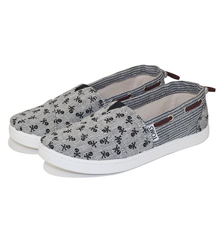 TOMS Toms for Kids: Bimini Gray Chambray Skulls 10006591 - Shiekh