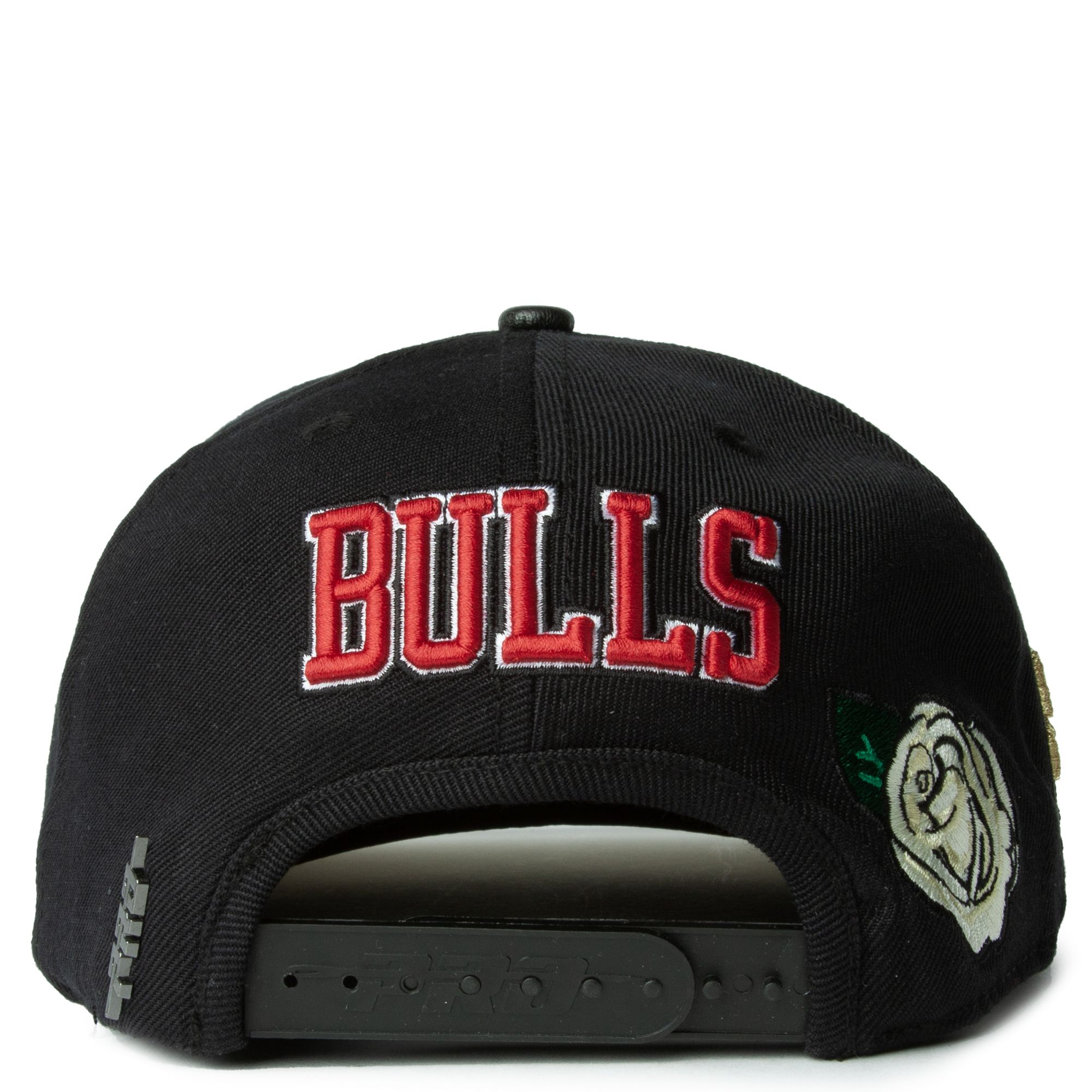 PRO STANDARD Bulls White Rose Snapback BCB755740-BLK - Shiekh