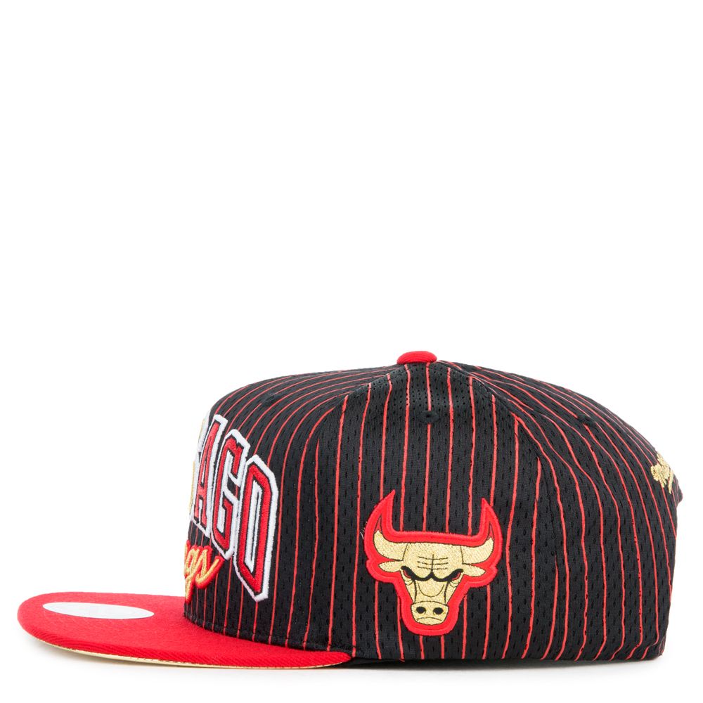 MITCHELL AND NESS CHICAGO BULLS SNAPBACK 6HSSBLCK-CBUBA18052 - Shiekh