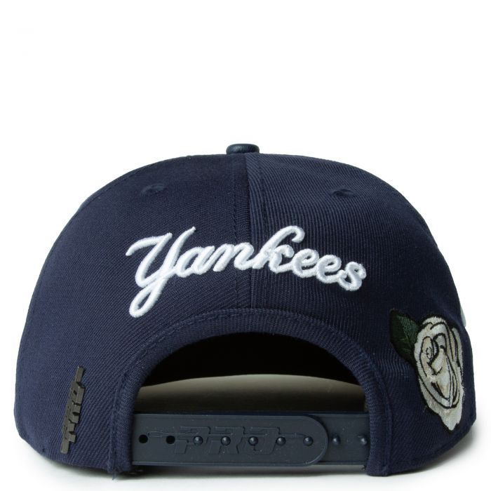 PRO STANDARD Yankees White Rose Snapback Hat LNY735366-MDN - Shiekh