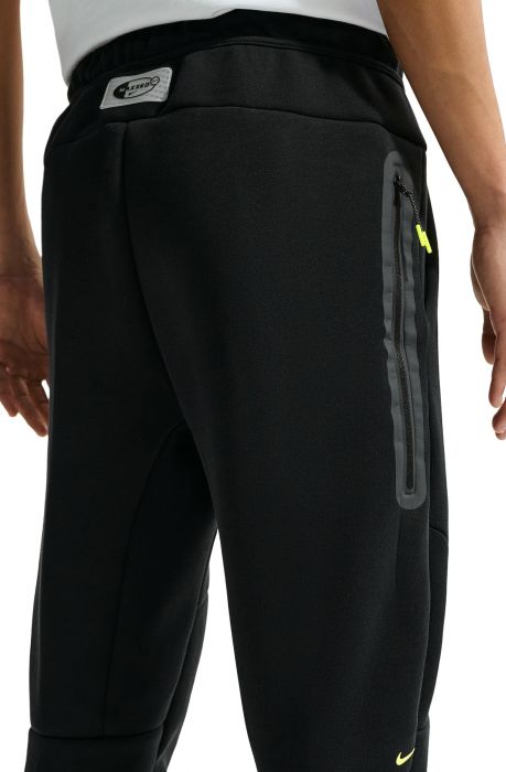 NIKE Tech Fleece Joggers IQ1012 010 - Shiekh