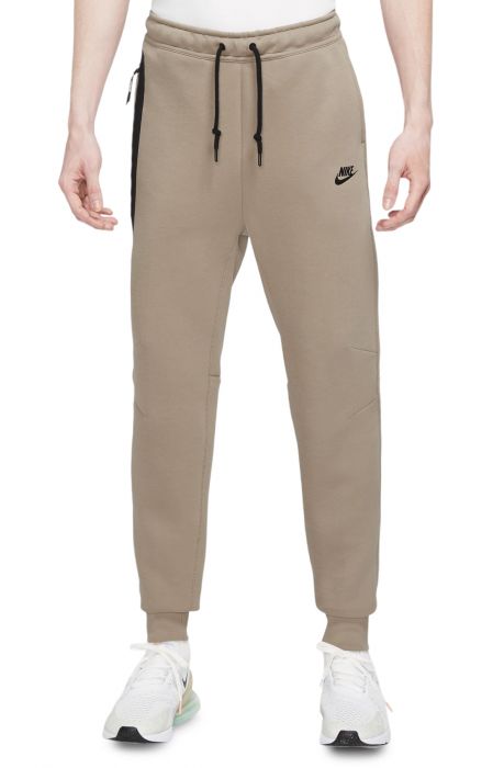 NIKE Sportswear Tech Fleece FB8002 247 - Shiekh
