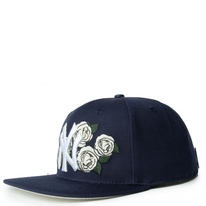 PRO STANDARD Yankees White Rose Snapback Hat LNY735366-MDN - Shiekh