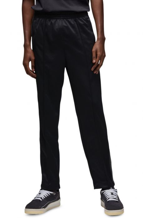 JORDAN Essentials Tracksuit Pants HF9341 010 - Shiekh
